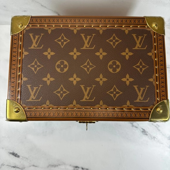 Louis Vuitton | Bags | Louis Vuitton Monogram Trunk Coffret Tresor 24 ...